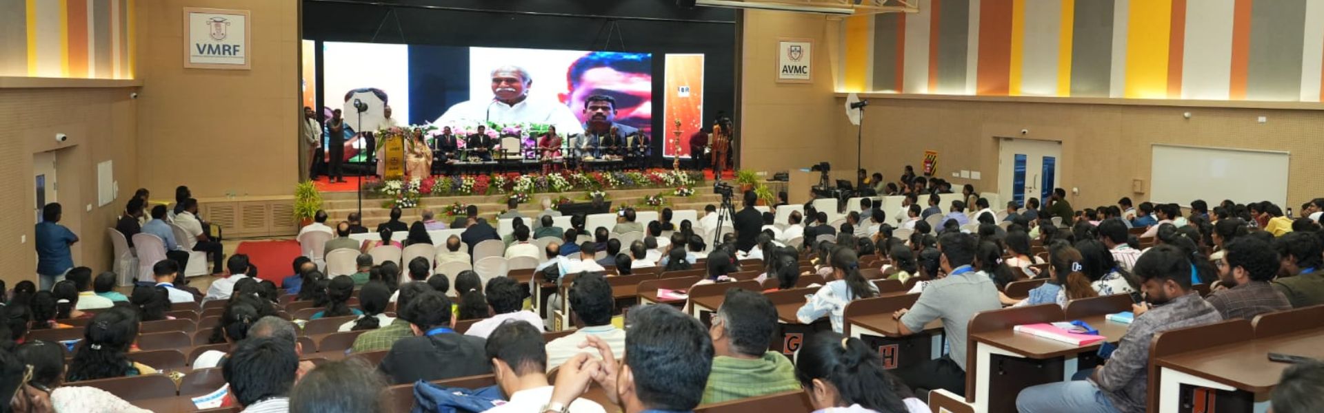 Home - AVMC - Aarupadai Veedu Medical College & Hospital